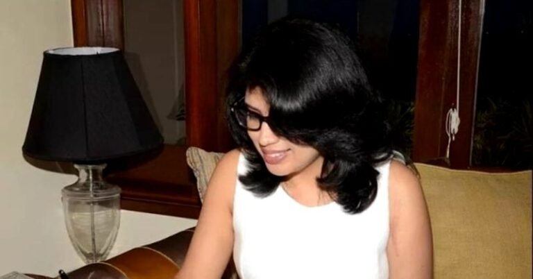 पारदर्शिता इतनी भी ज़रूरी नहीं | सदानीरा